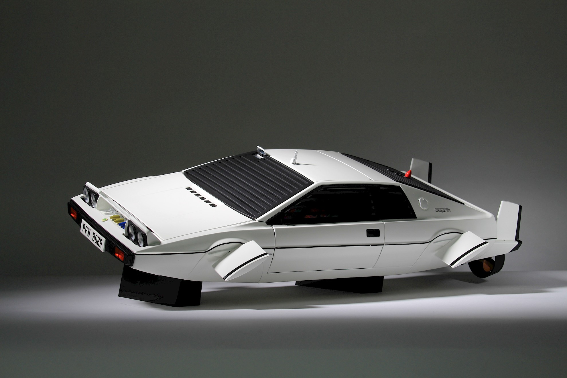 007 model kits, Agora Models